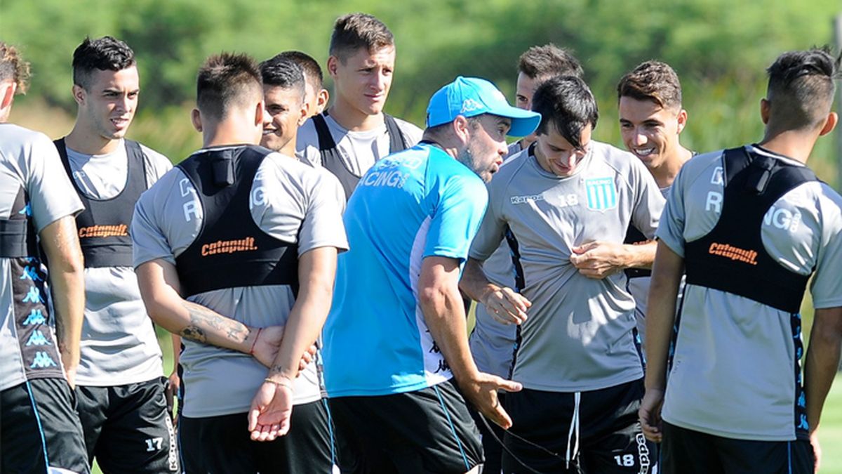 El Chacho Coudet mete mucha mano en Racing