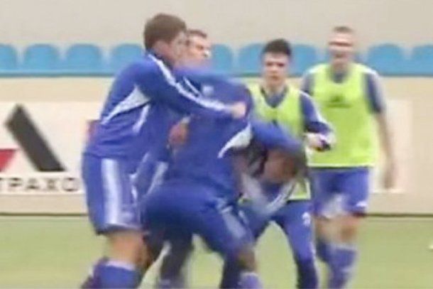 A las trompadas en el entrenamiento del Dinamo