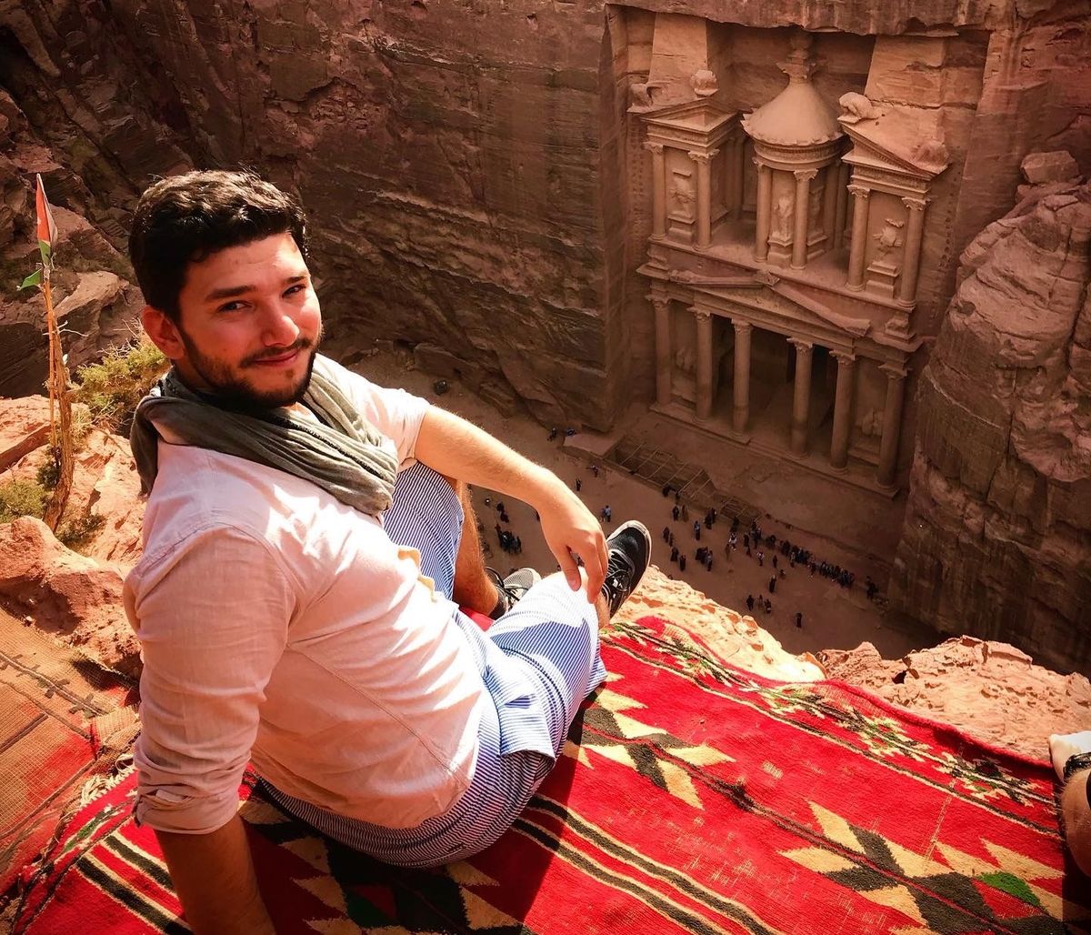 Agustín Sáez, el mendocino que recorrió 79 países, vive en París y ...