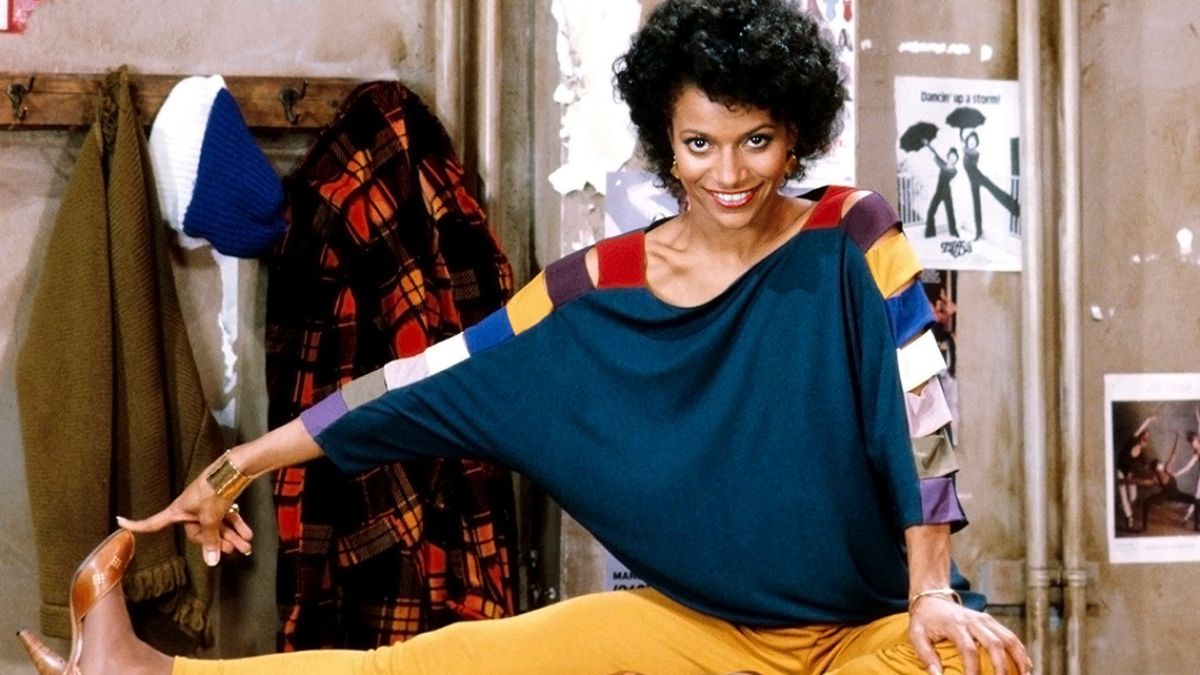 A 42 años del estreno de la serie FAMA, así se ve hoy Debbie Allen
