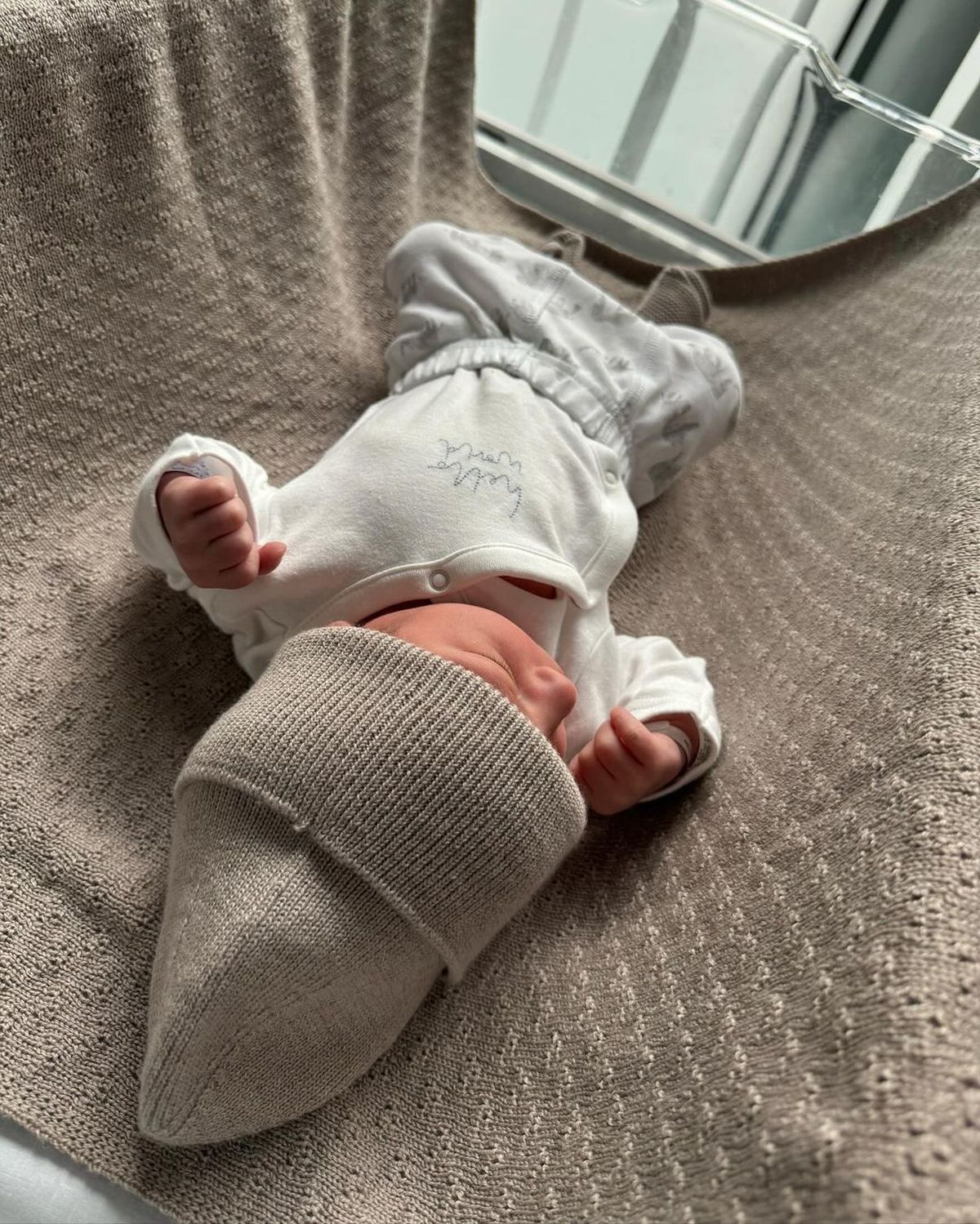 Alejandro Garnacho presentó a su hijo Enzo, desde Manchester